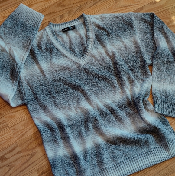 SHEIN | Sweaters | Drop Shoulder Gradient Vneck Sweater | Poshmark